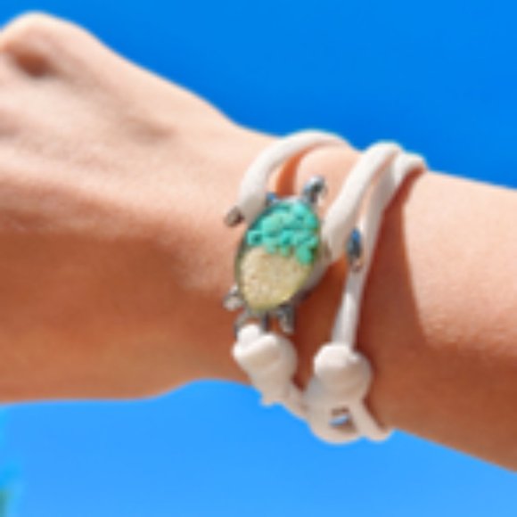 Independent | Jewelry | Reduced White Rope Sand Sea Turtle Bracelet ...